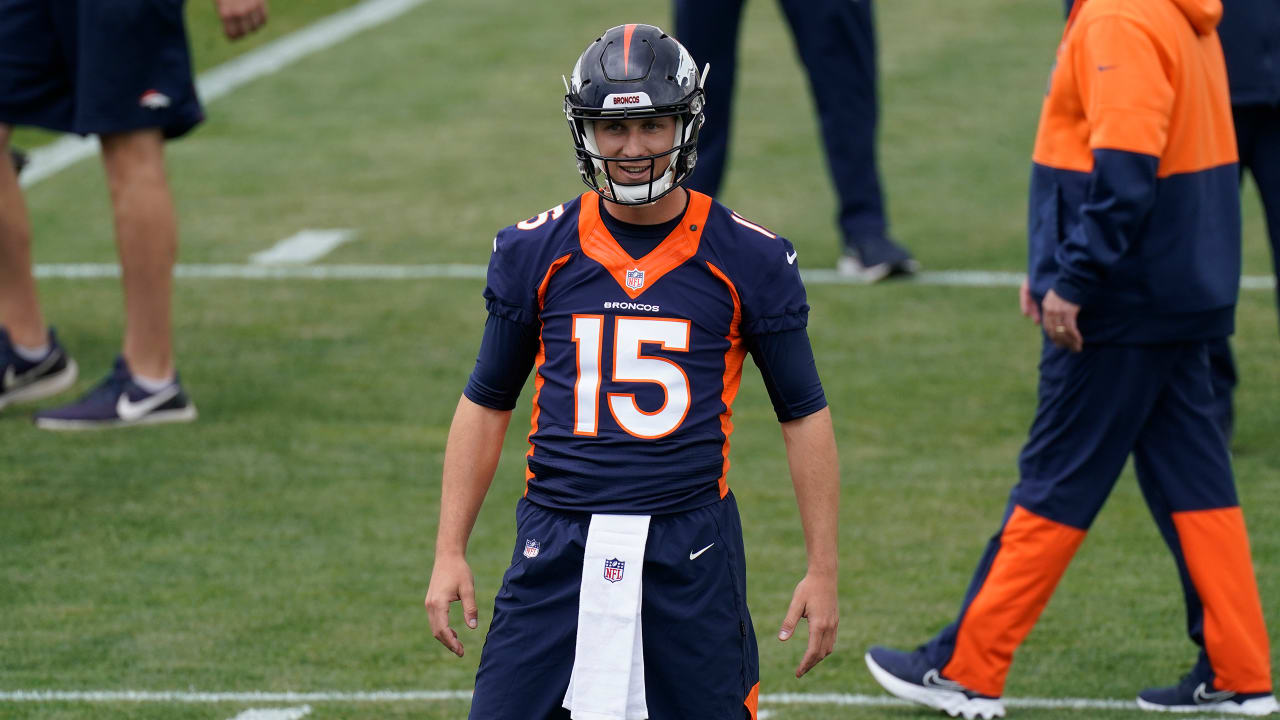 Vikings Sign Case Cookus & Danny Etling