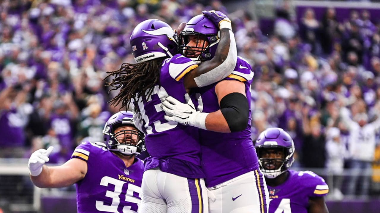 Cook Walks Into The End Zone For An Easy Touchdown