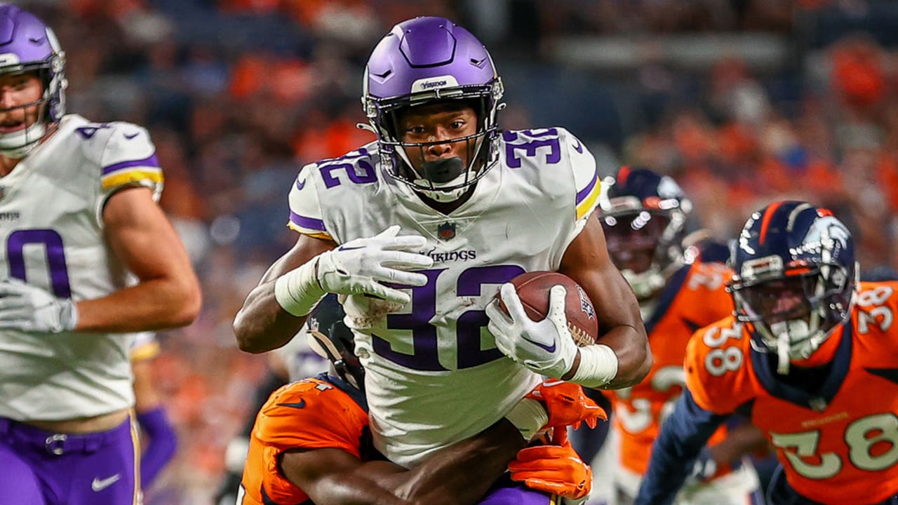 Ty Chandler Bursts Through For 25-Yard Gain