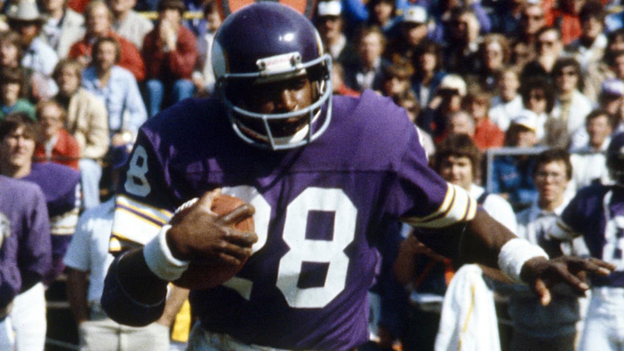 Vikings Legend Ahmad Rashad is Honorary Captain vs. Packers