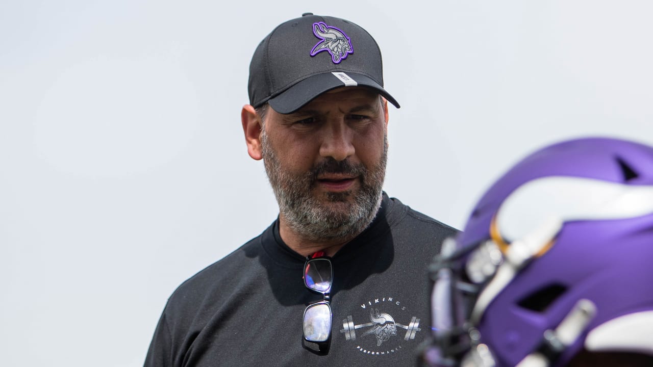 Tight Ends Coach Brian Angelichio on Excitement For Irv Smith Jr.'s ...