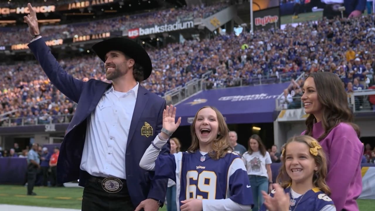 Vikings Honor Jared Allen and His Homes For Wounded Warriors Foundation
