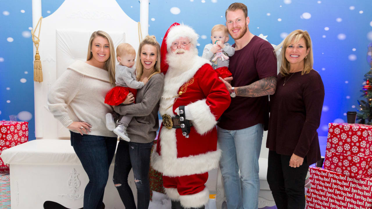 Kyle Rudolph Leads Way for Patients to Visit North Pole
