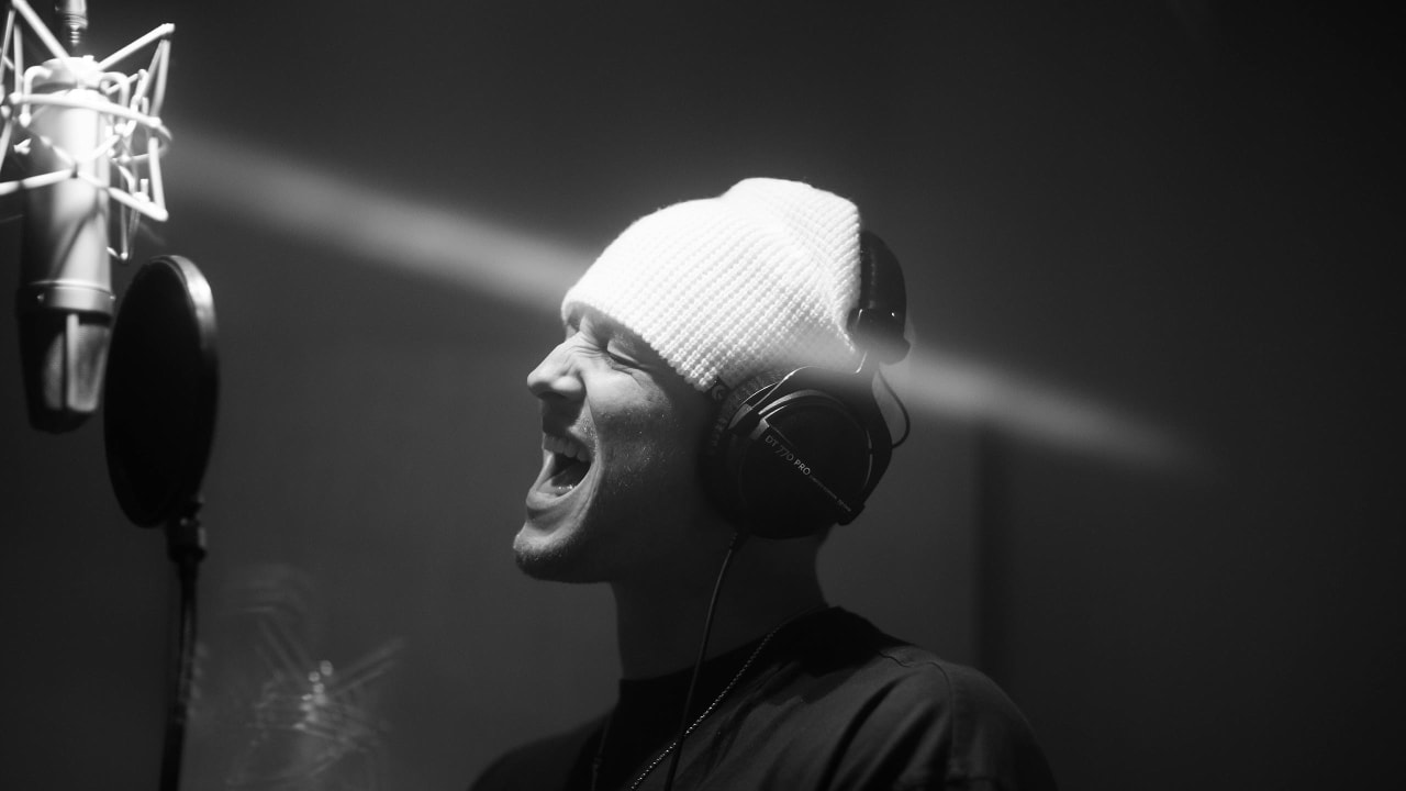 Blake Proehl Performs Concert in Minneapolis