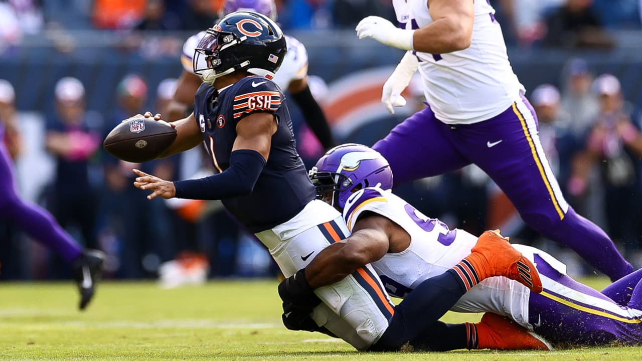 Hunter Tracks Down Fields For Another Sack