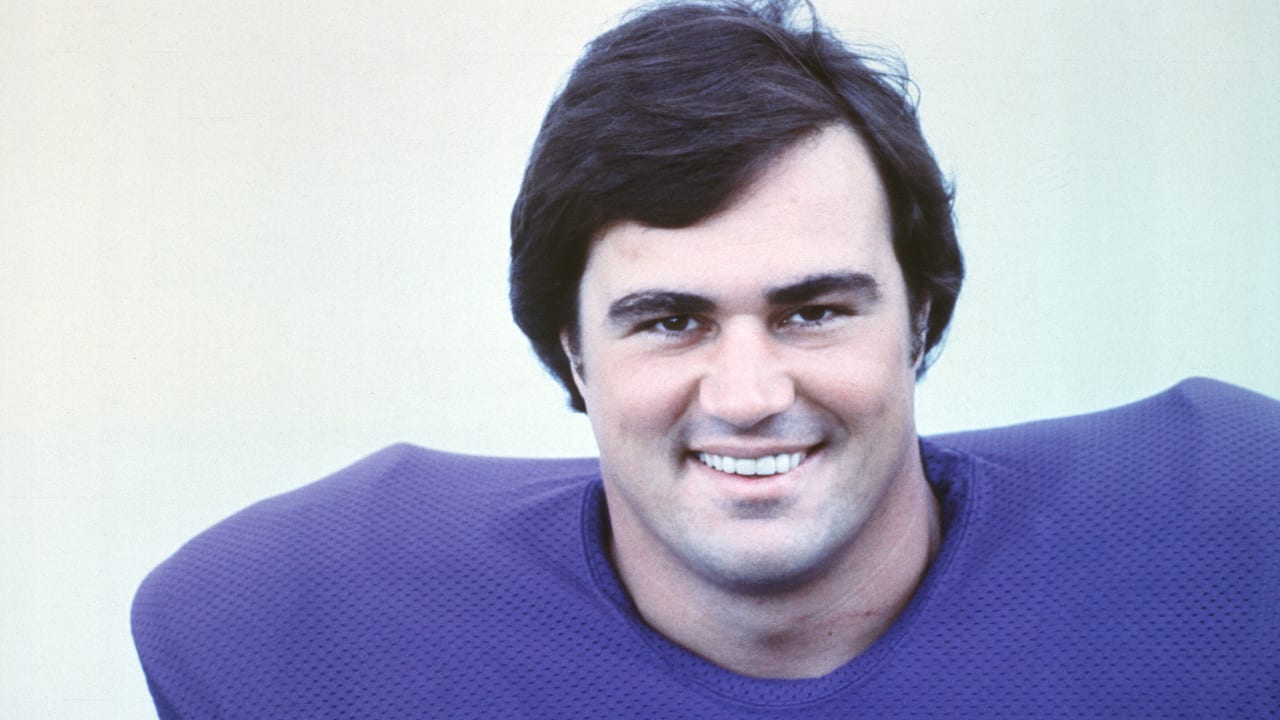 Vikings Mourn Passing of Doug Sutherland