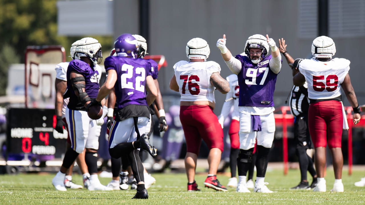Murphy & Hicks Have Hands in Vikings & Cardinals Reunion