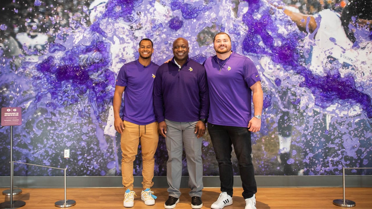 Harrison Phillips & Jordan Hicks Tour Museum with John Randle
