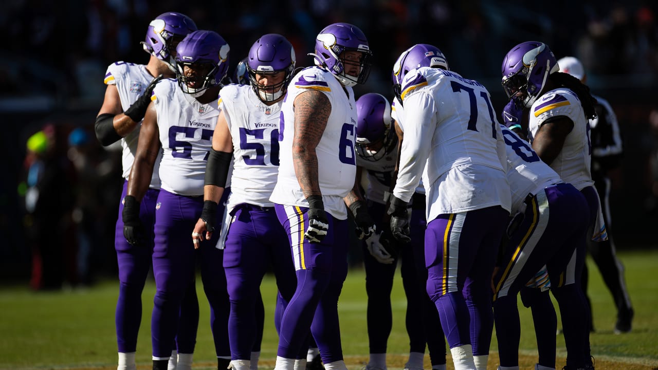 Lunchbreak: Where Does Vikings Offensive Line Rank?