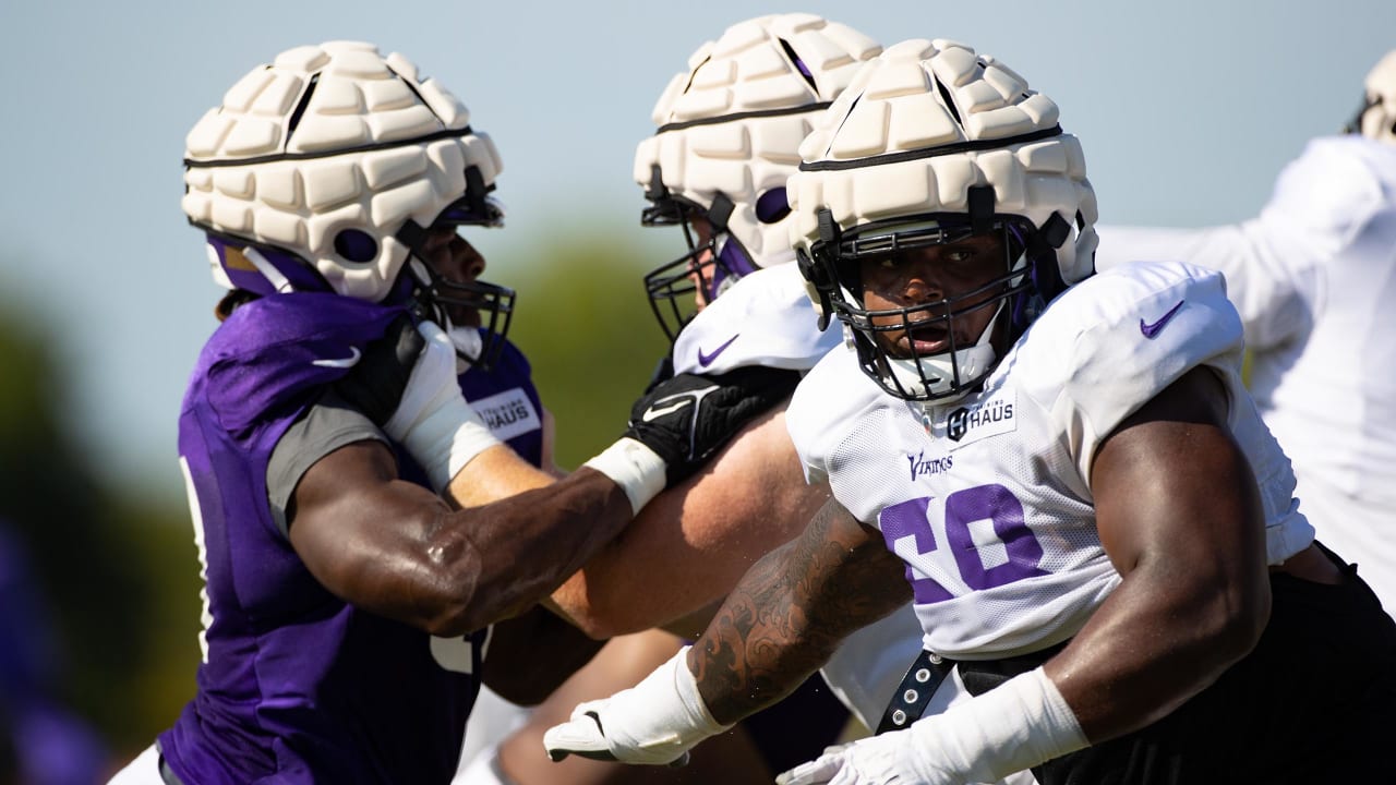 Kyle Hinton Goes Distance Against 49ers