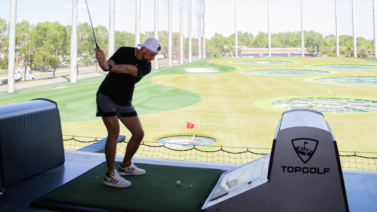 Vikings Conduct Team Outing at Top Golf