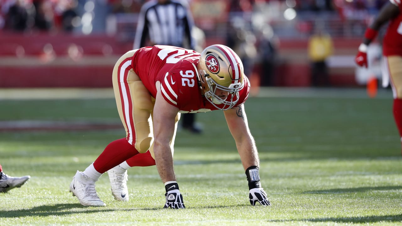 Photos: DE Anthony Zettel