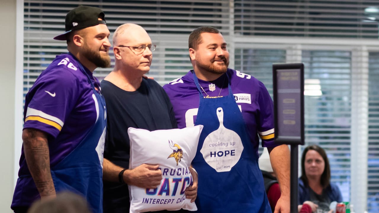 Harrison Phillips & Dalton Risner Serve Up Smiles at ACS Hope Lodge