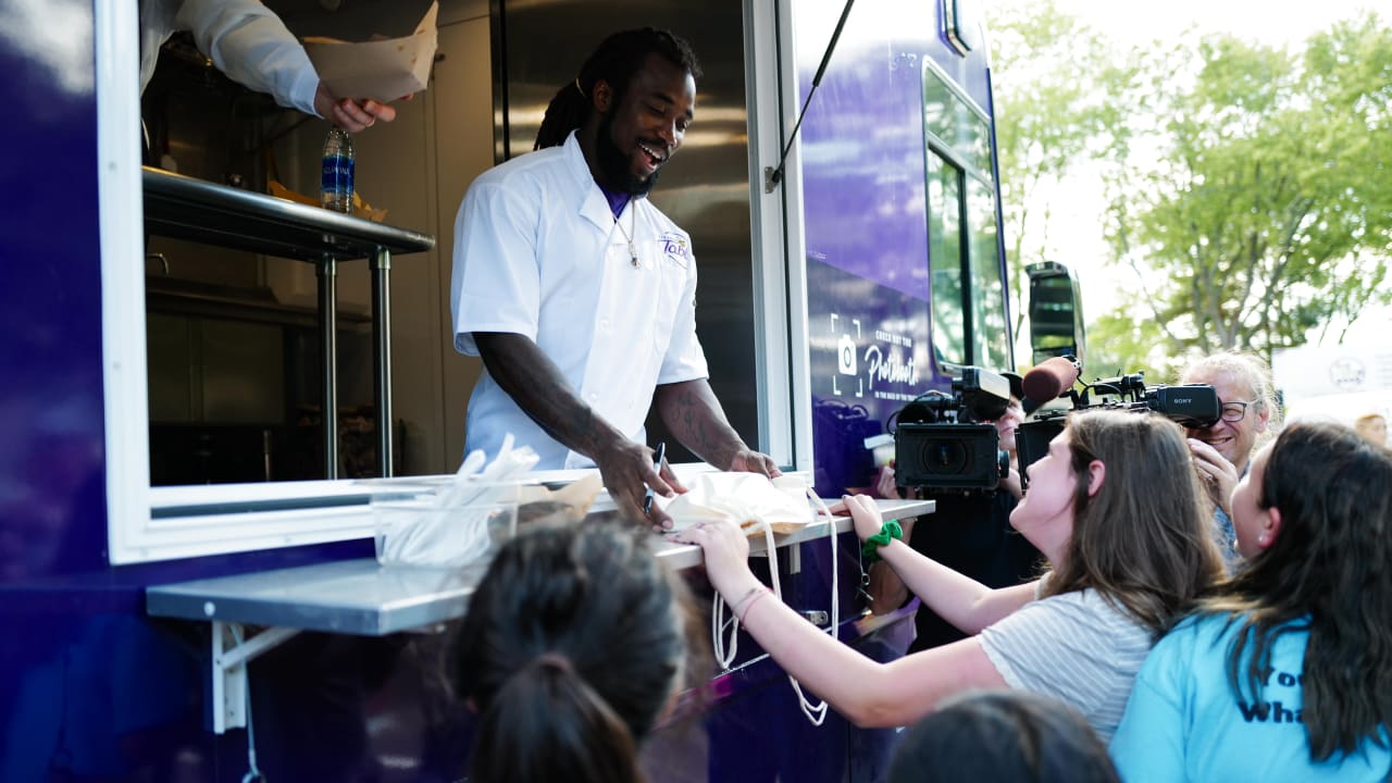 Dalvin ‘The Chef’ Cook Helps Feed Local Community
