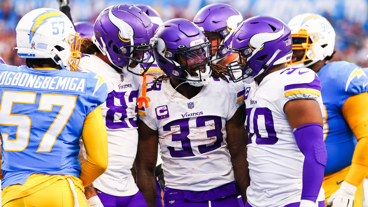 Cook Caps Vikings 12-Play Drive With Short TD Run