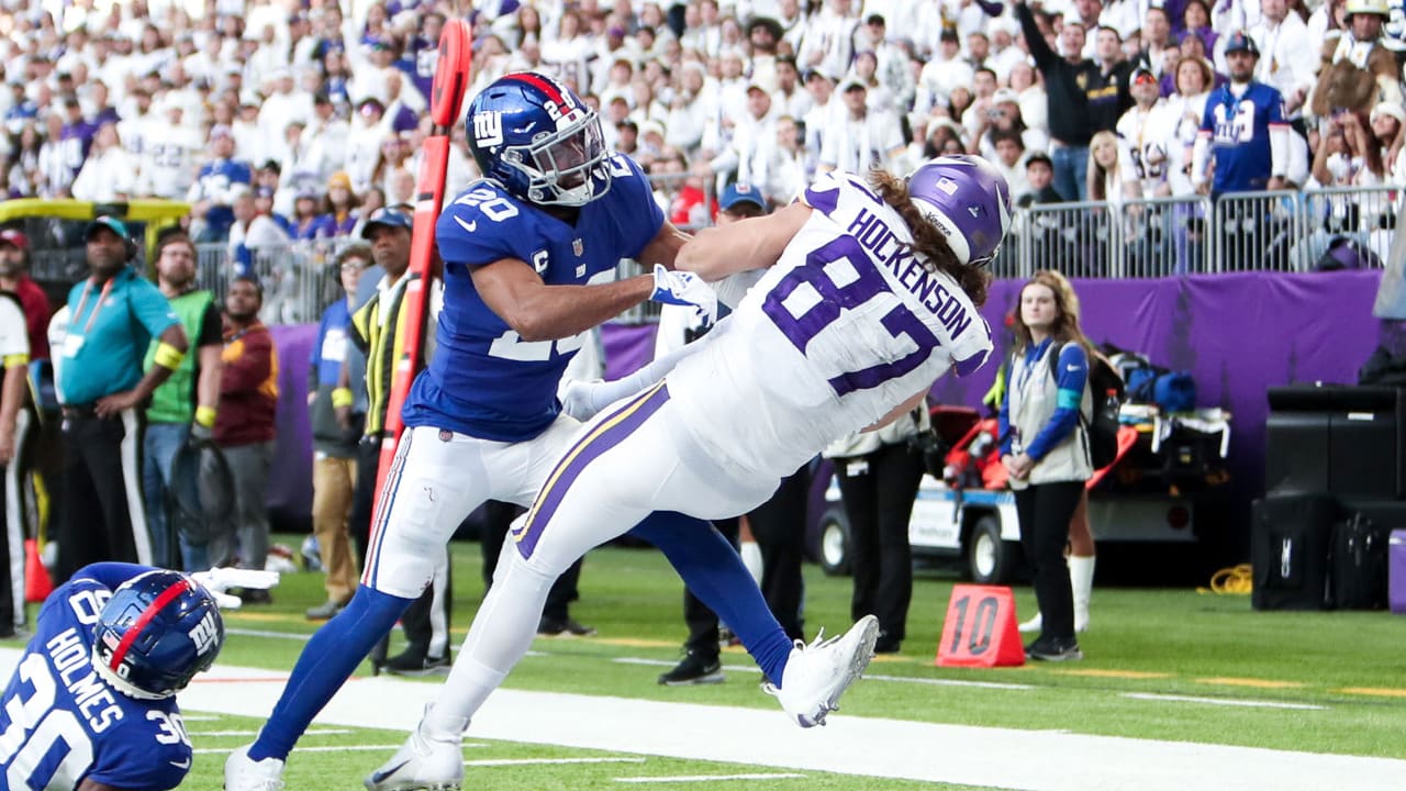 Hockenson Reaches Over Defender For Crazy Touchdown Grab