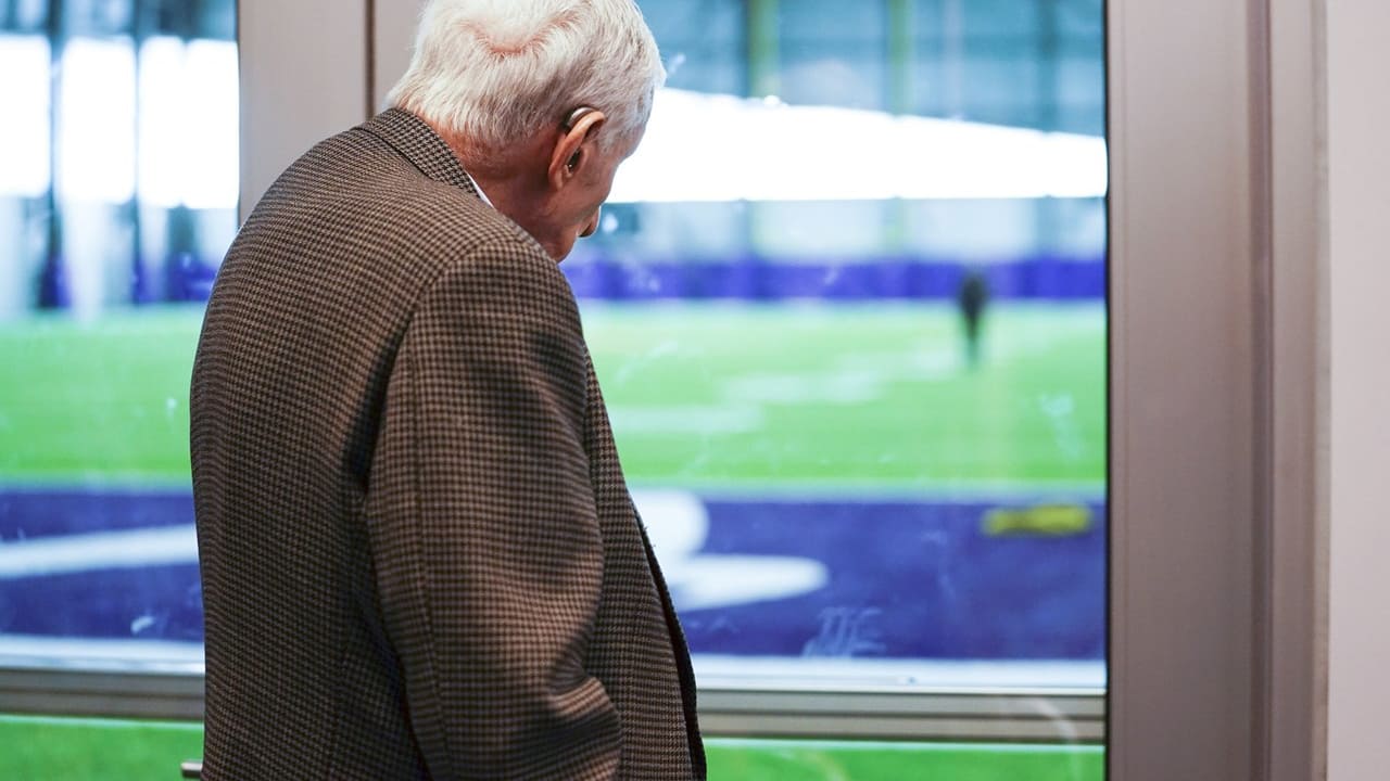 Vikings Dedicate Sid Hartman Interview Room at TCO