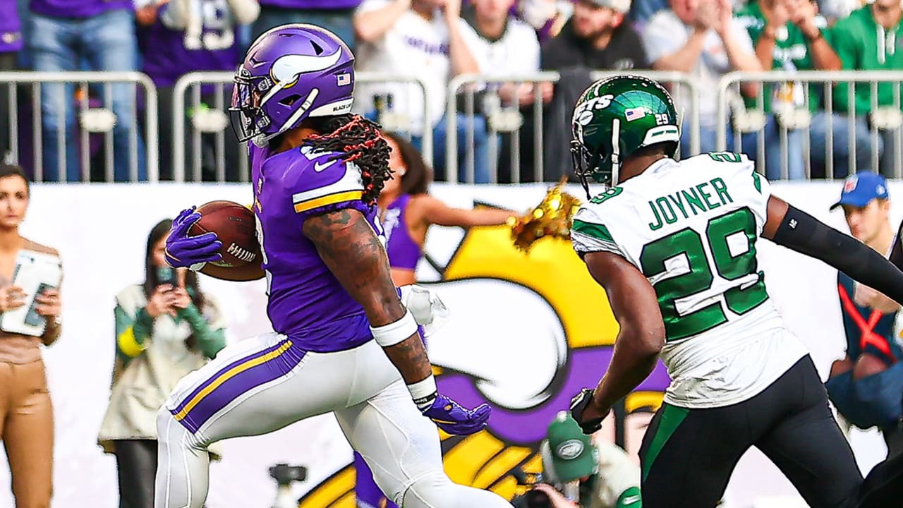 Mattison Goes Untouched Into The End Zone For A Score