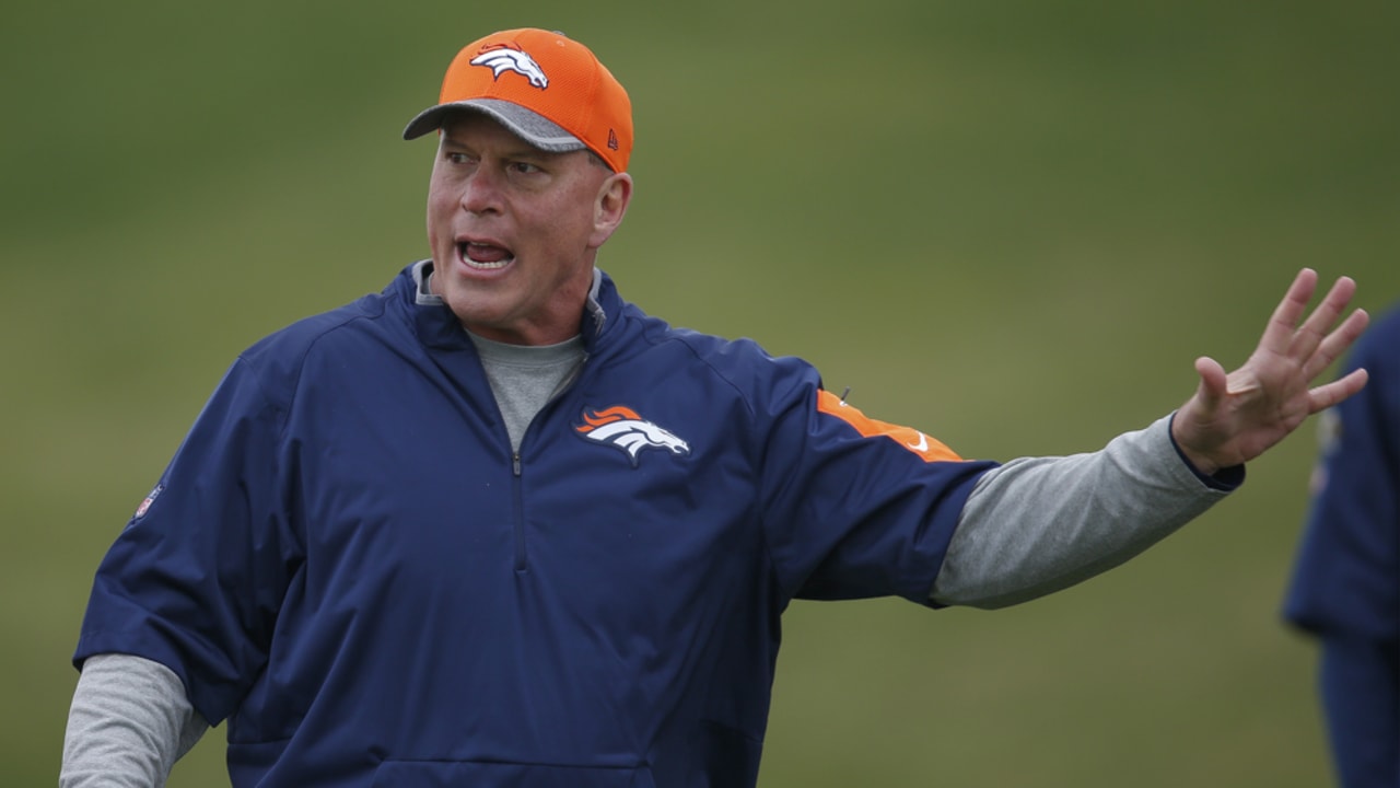 5 Things to Know about Vikings TEs Coach Clancy Barone