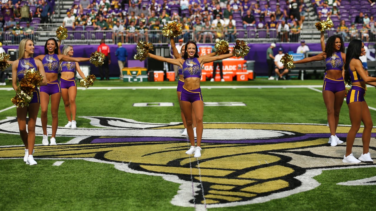 Minnesota Vikings Cheerleaders Gameday Photos | Regular Season Week 1 ...