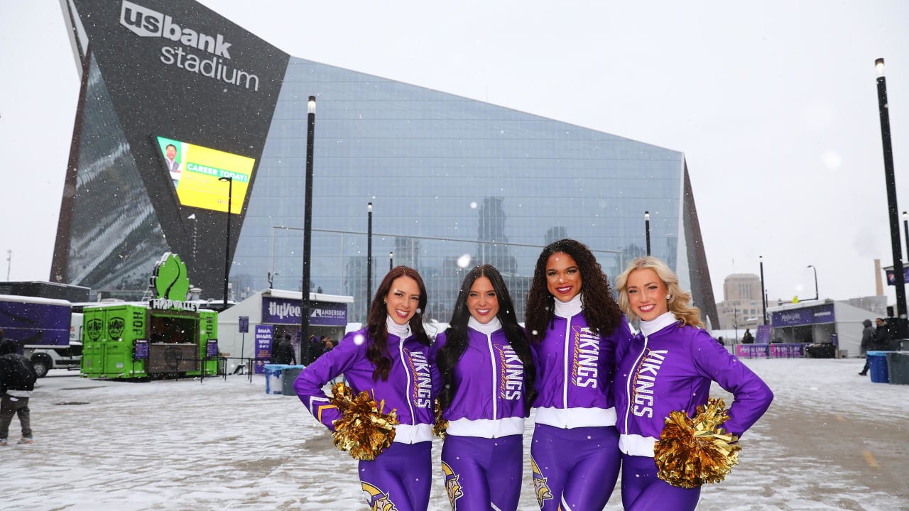 Minnesota Vikings Cheerleaders Gameday Photos | Regular Season Week 15 ...