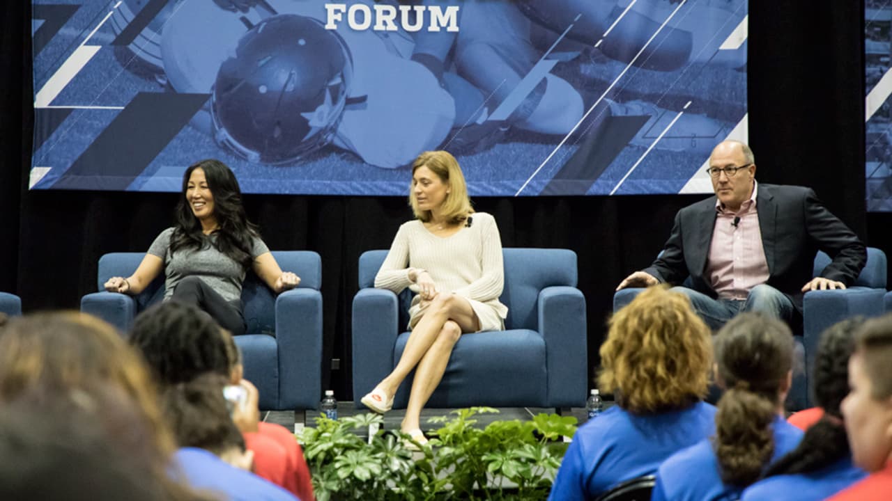NFL Hosts Women's Careers in Football Forum, Hopes to Expand