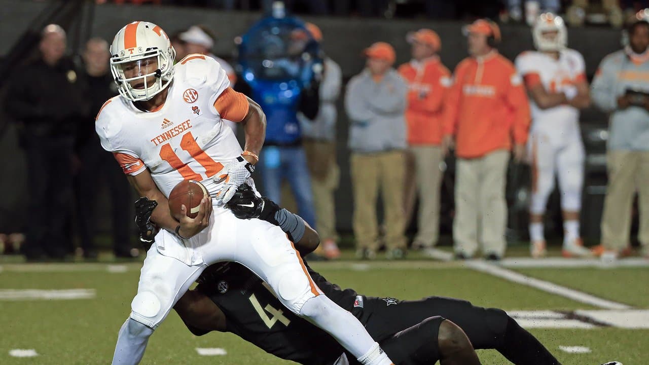 5 Things to Know About New Vikings DE Stephen Weatherly