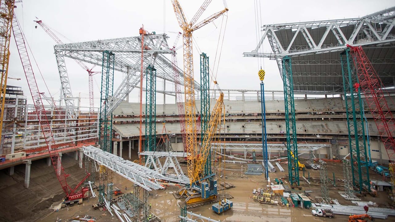 New Stadium Photos: Ridge Truss No. 6 (of 7) Installed