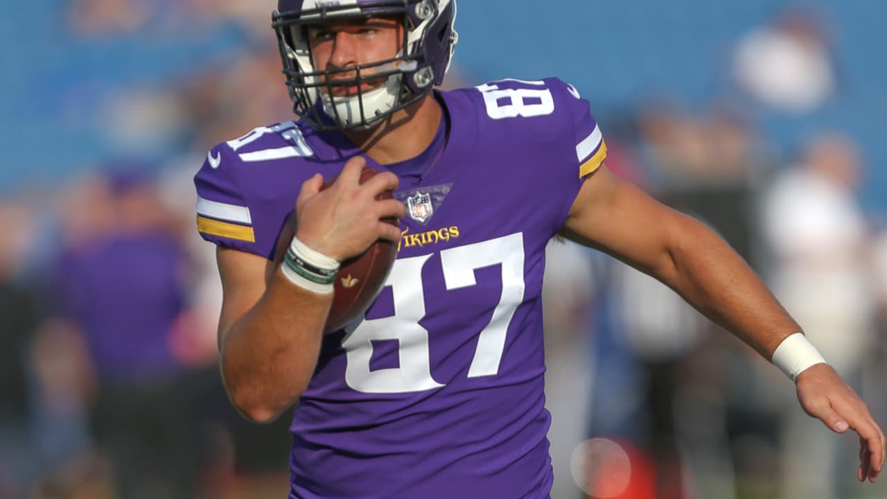 Vikings Sign TE Josiah Price, LS Nick Dooley