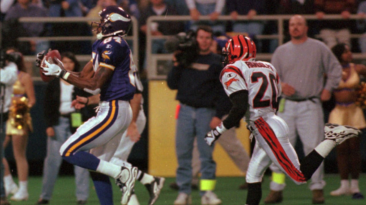 Throwin’ it Back to ’98: Vikings Get it Done in Up-and-Down Game ...