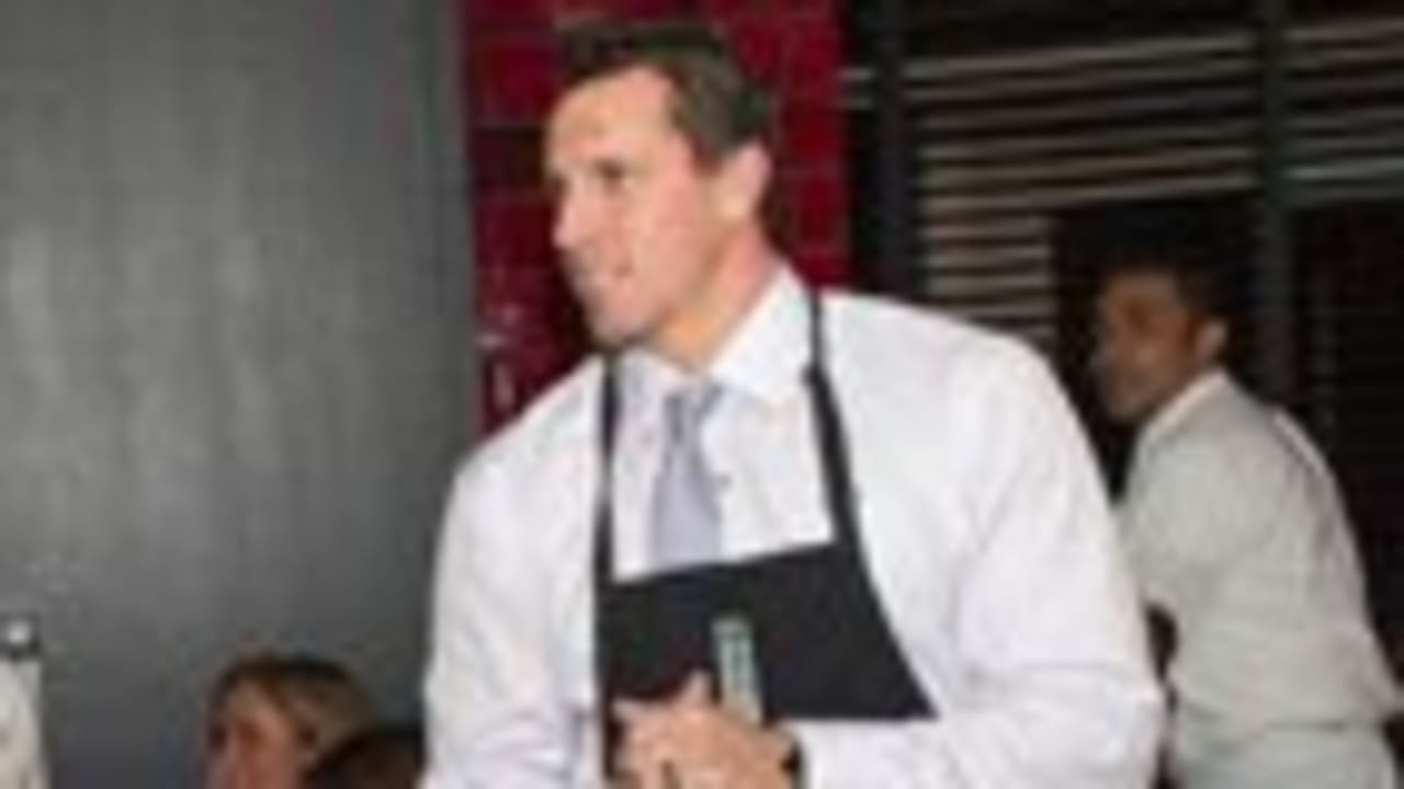 Greenway Hosts 4th Annual Celebrity Waiter Night