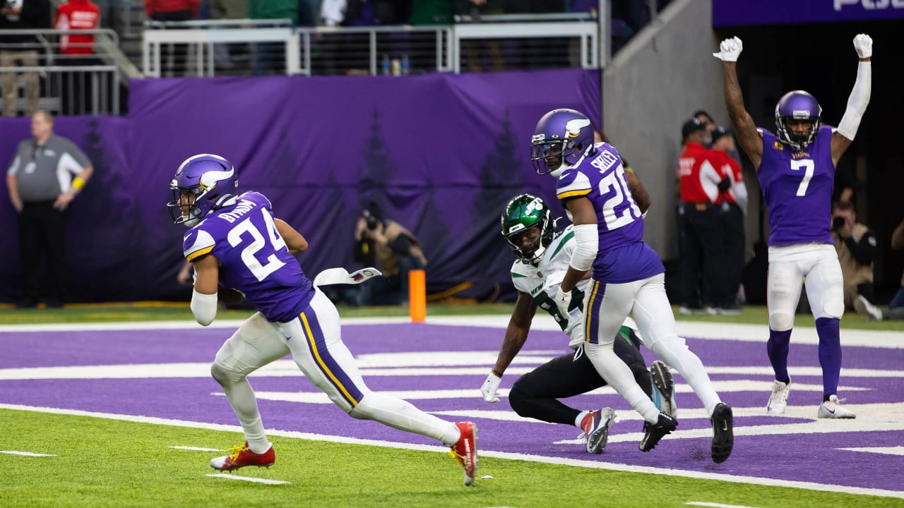 Frame-by-Frame: Camryn Bynum's Game-Sealing Interception vs. Jets