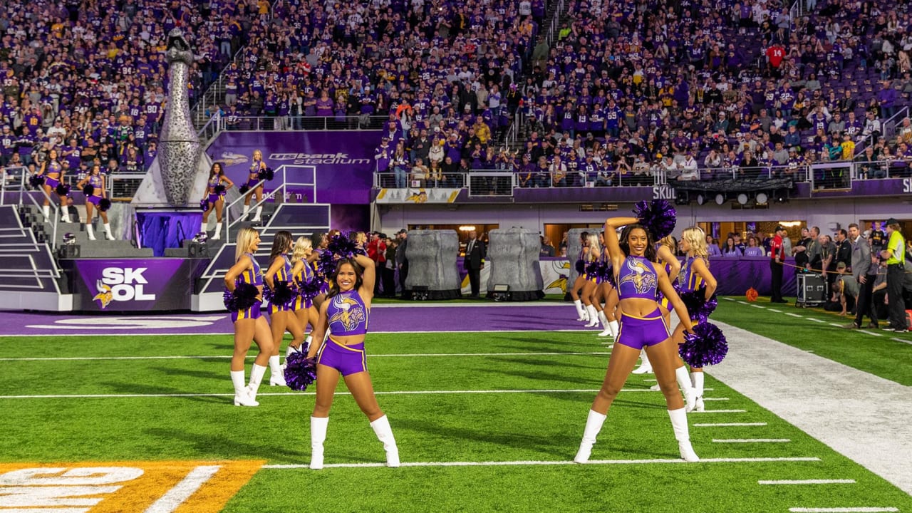 Minnesota Vikings Cheerleaders Gameday Photos | Regular Season Week 12 ...