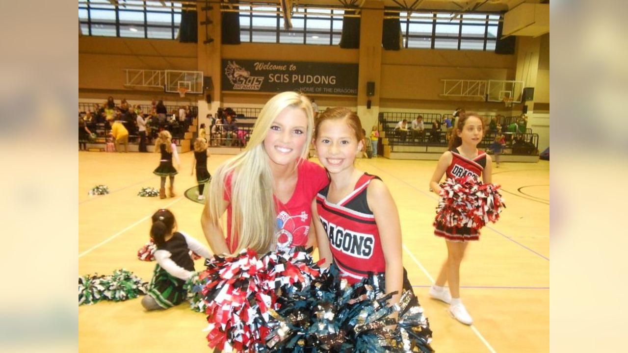 Most Embarrassing Cheerleader Moments 25 Nfl Cheerleaders