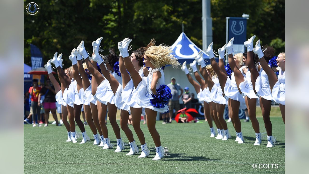 Colts Cheer At Training Camp