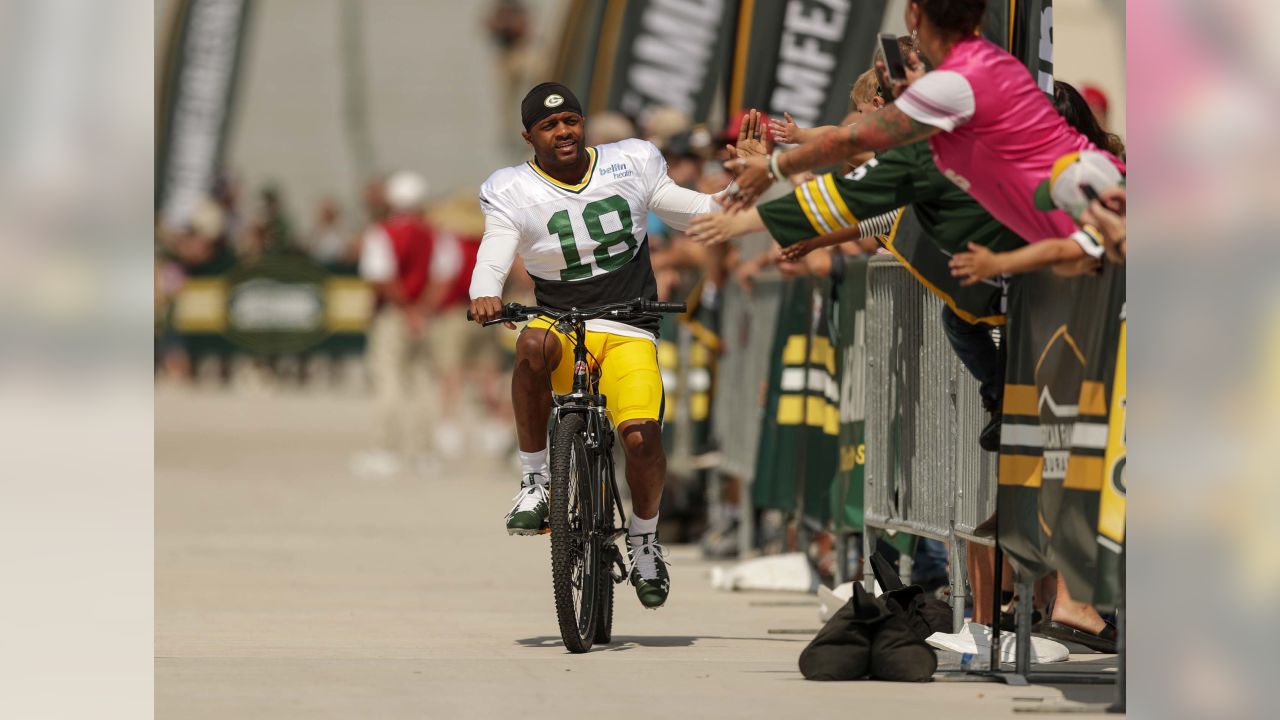 Photos: Packers bike to work Friday