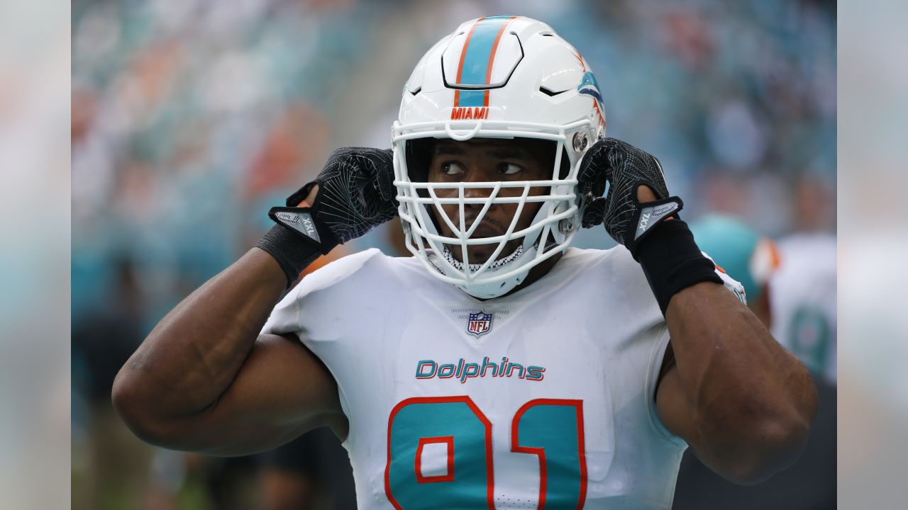 Brian Orakpo New Helmet Grill