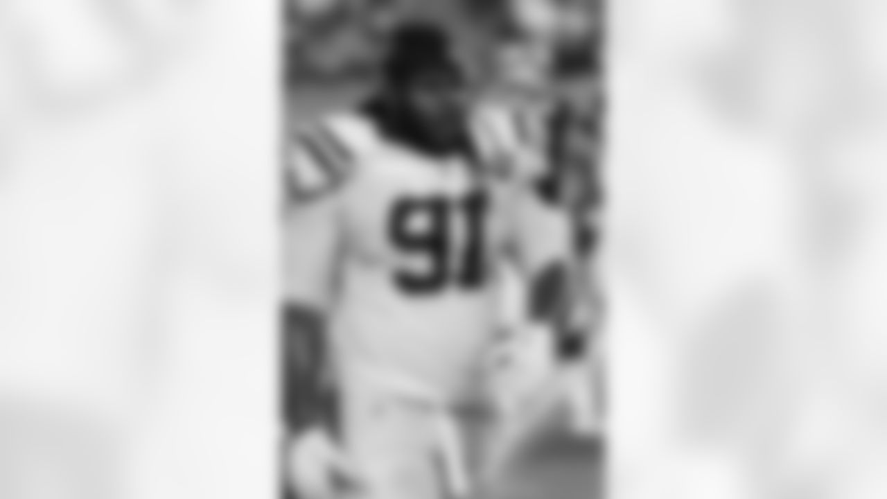 PHOTOS: Steelers sign Ricardo Mathews PHOTOS: Steelers sign Ricardo Mathews