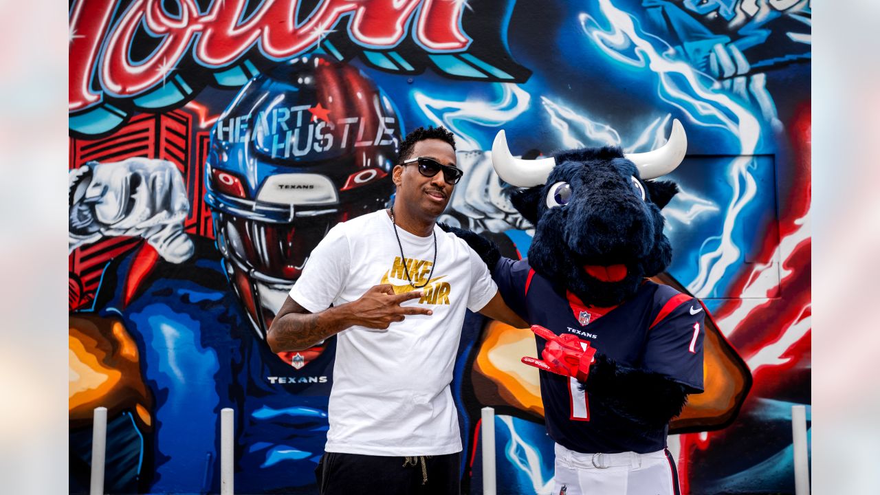 Houston Texans Mural Fort Worth Reveals Texas Artists For Big Sundance