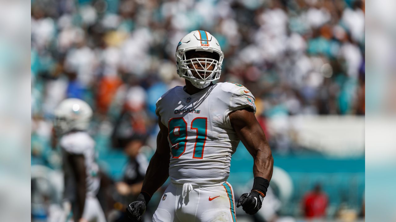 Brian Orakpo New Helmet Grill