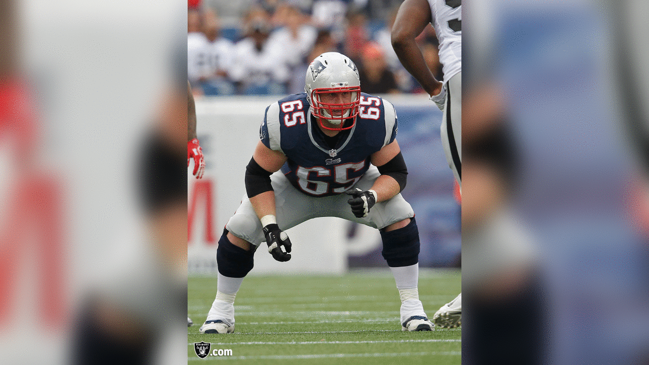 Raiders sign OL Jordan Devey