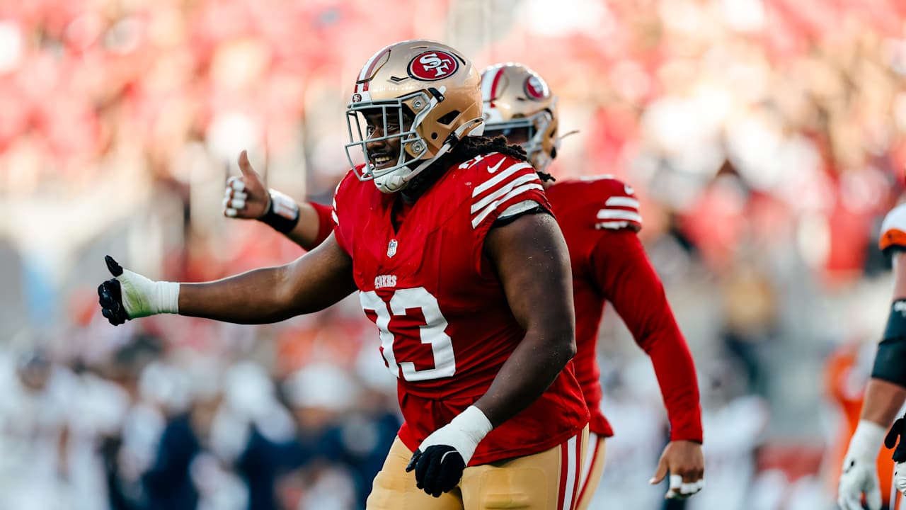 Kalia Davis Brings Down Stidham for a Third-Down Sack