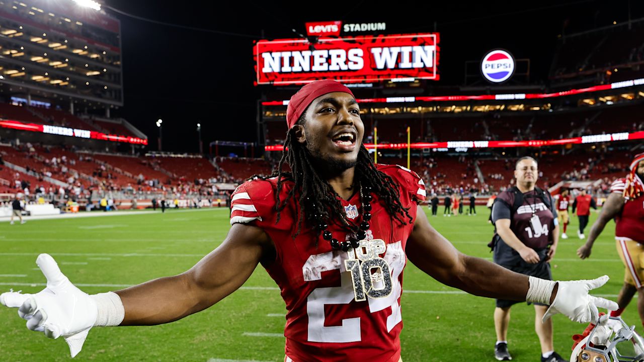 49ers Celebrate Postgame Following 32-19 Win Over Jets