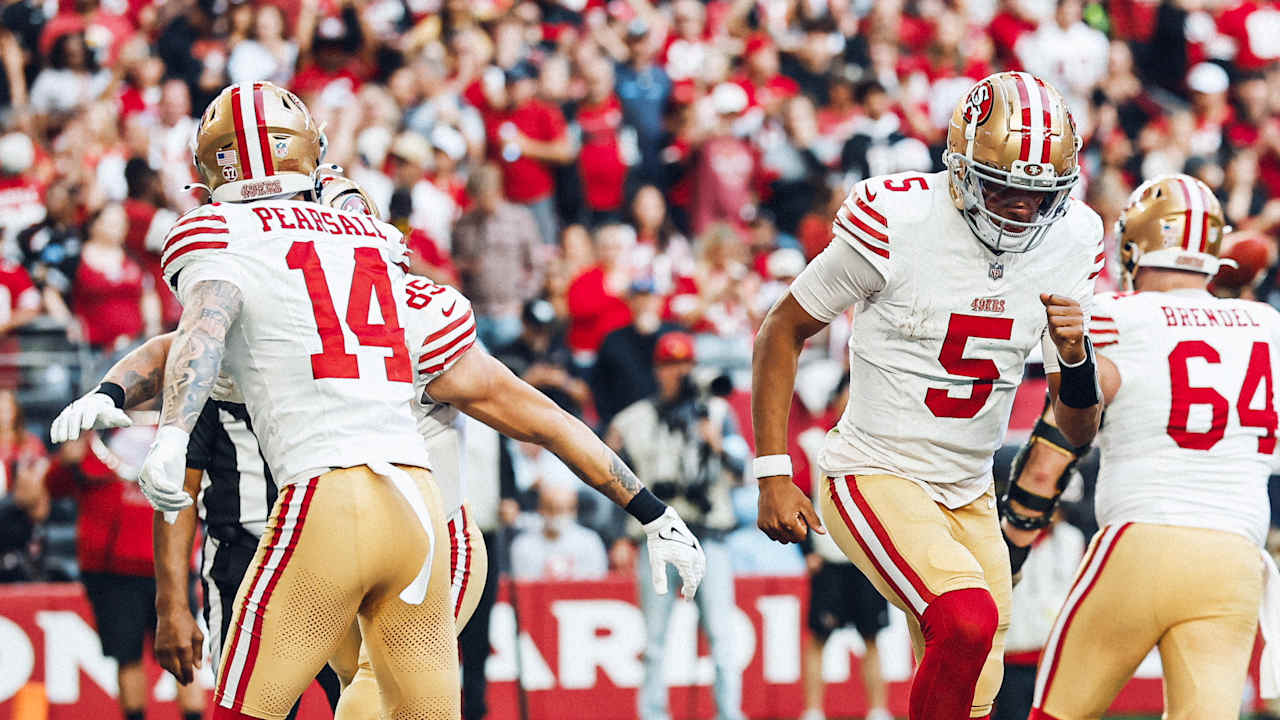 Josh Dobbs Powers into the End Zone on QB Sneak Play