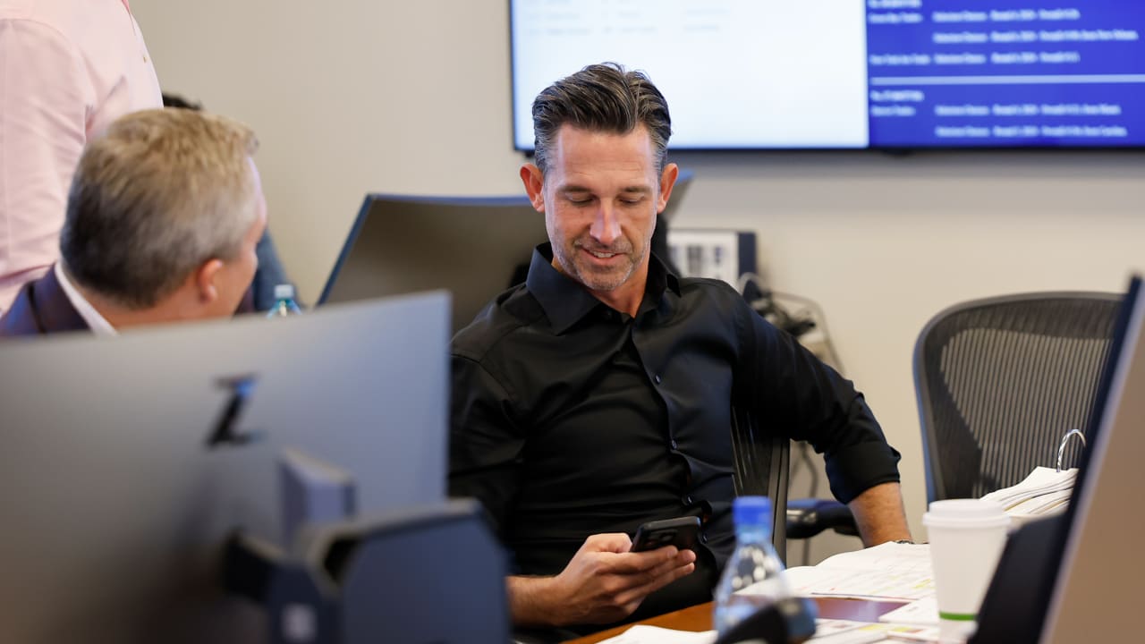 A Look Inside the 49ers Draft Room