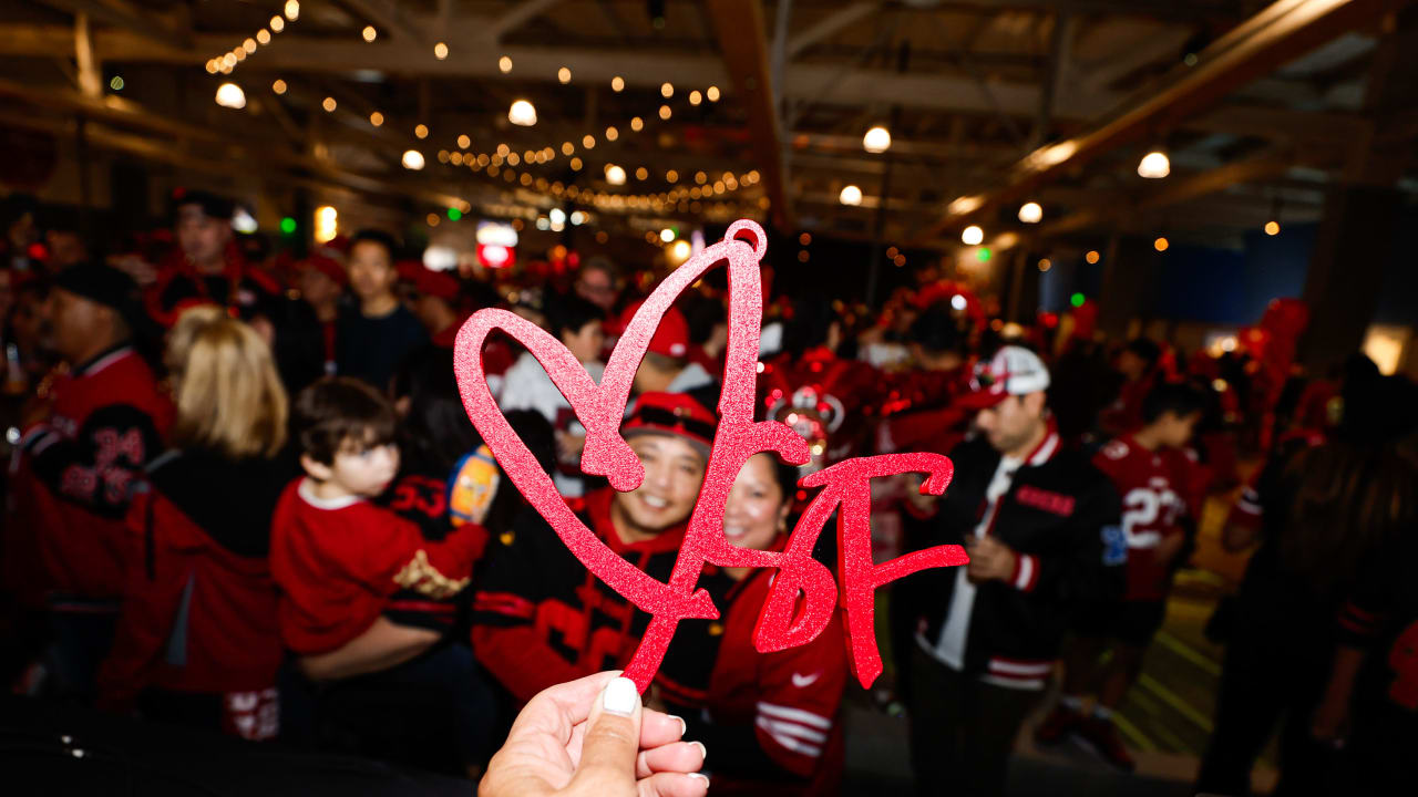 49ers Faithful Get Excited for the NFC Championship at 49ers Fan Rally