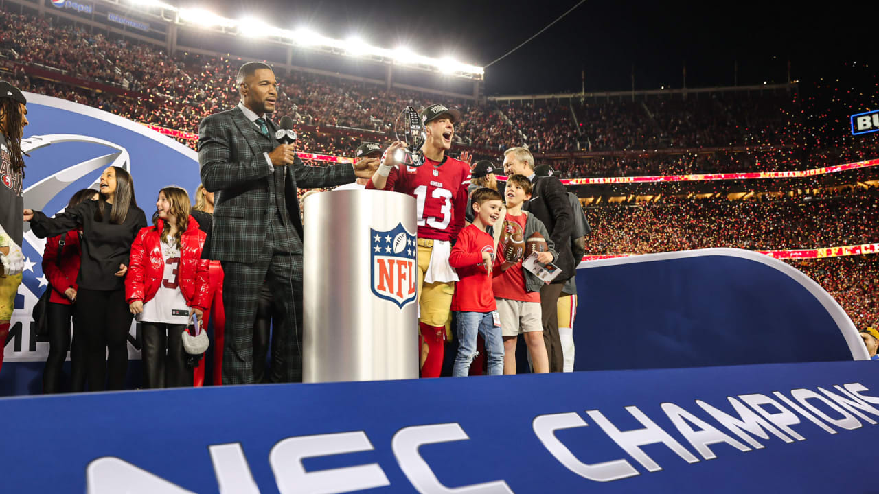 49ers Celebrate Postgame Following 34-31 Win Over Lions