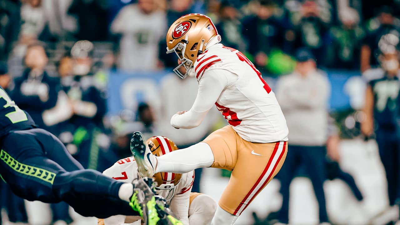 Eddy Piñeiro Drills 56-Yard Field Goal for the 49ers