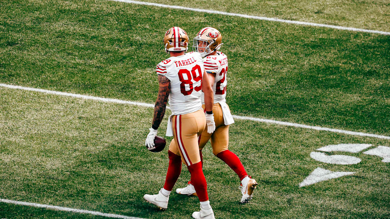 Luke Farrell Powers Through Tackle on Fourth-Down Catch