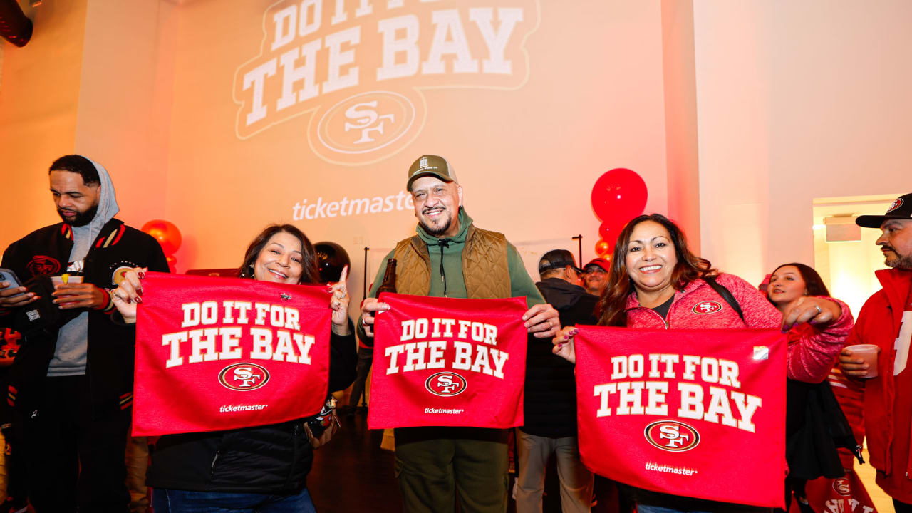 49ers Faithful Show Support at Divisional Round Fan Rally